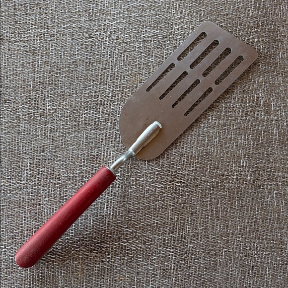 Vintage America | Kitchen | Vintage Red Bakelite Handle Slotted Spatula ...